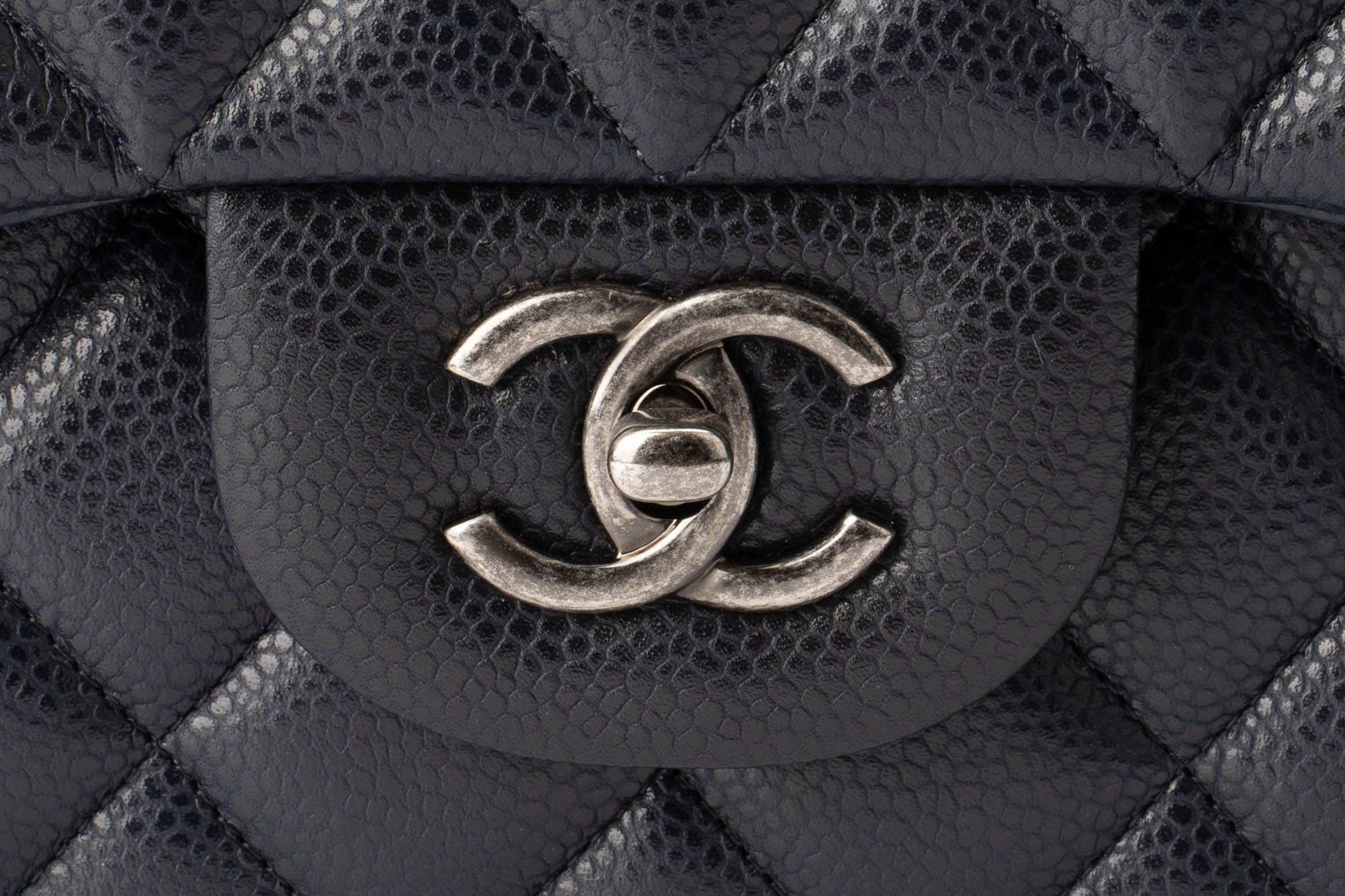 Chanel Jumbo Classic Flap Navy Caviar - Luxury Shopping