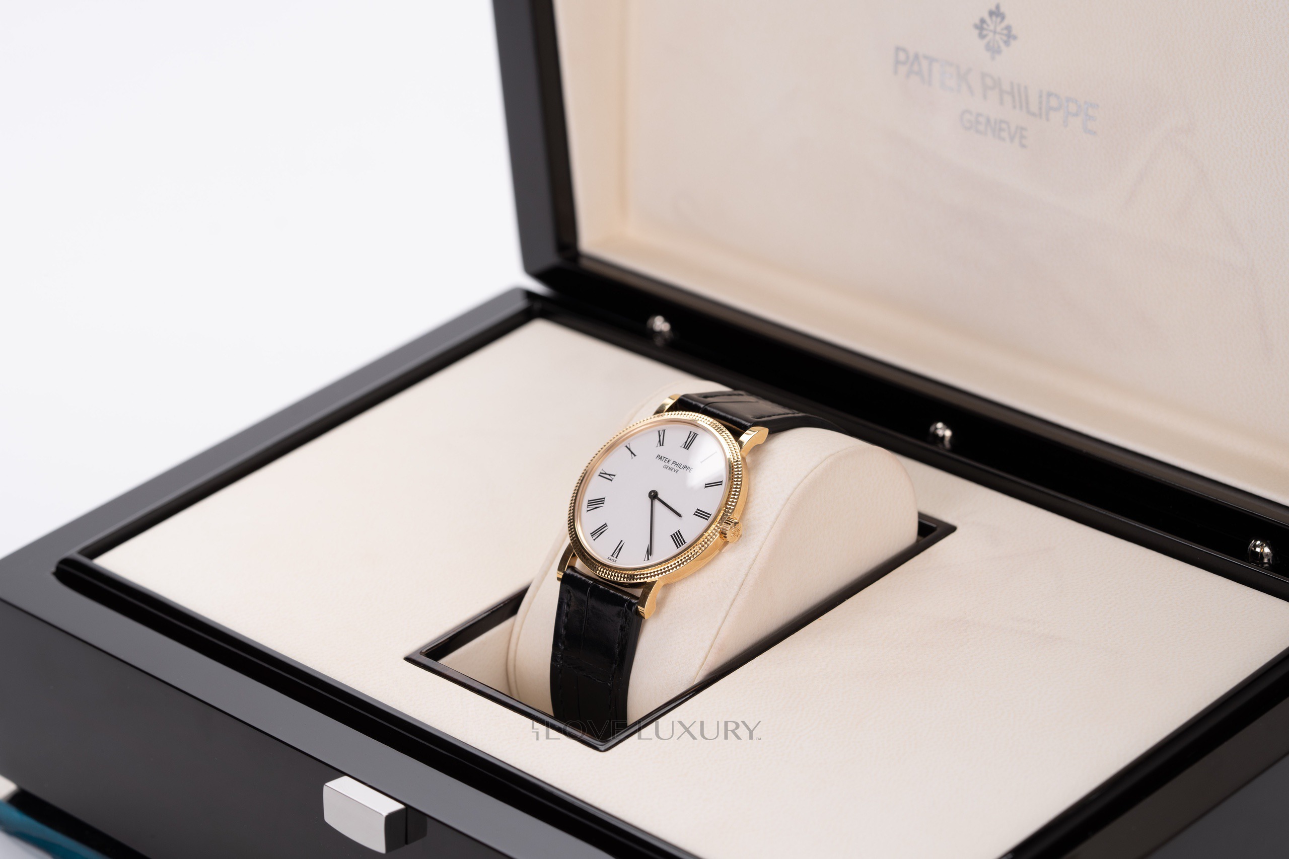 Patek Philippe Calatrava Yellow Gold 35mm – 5120J-001 - Luxury Shopping