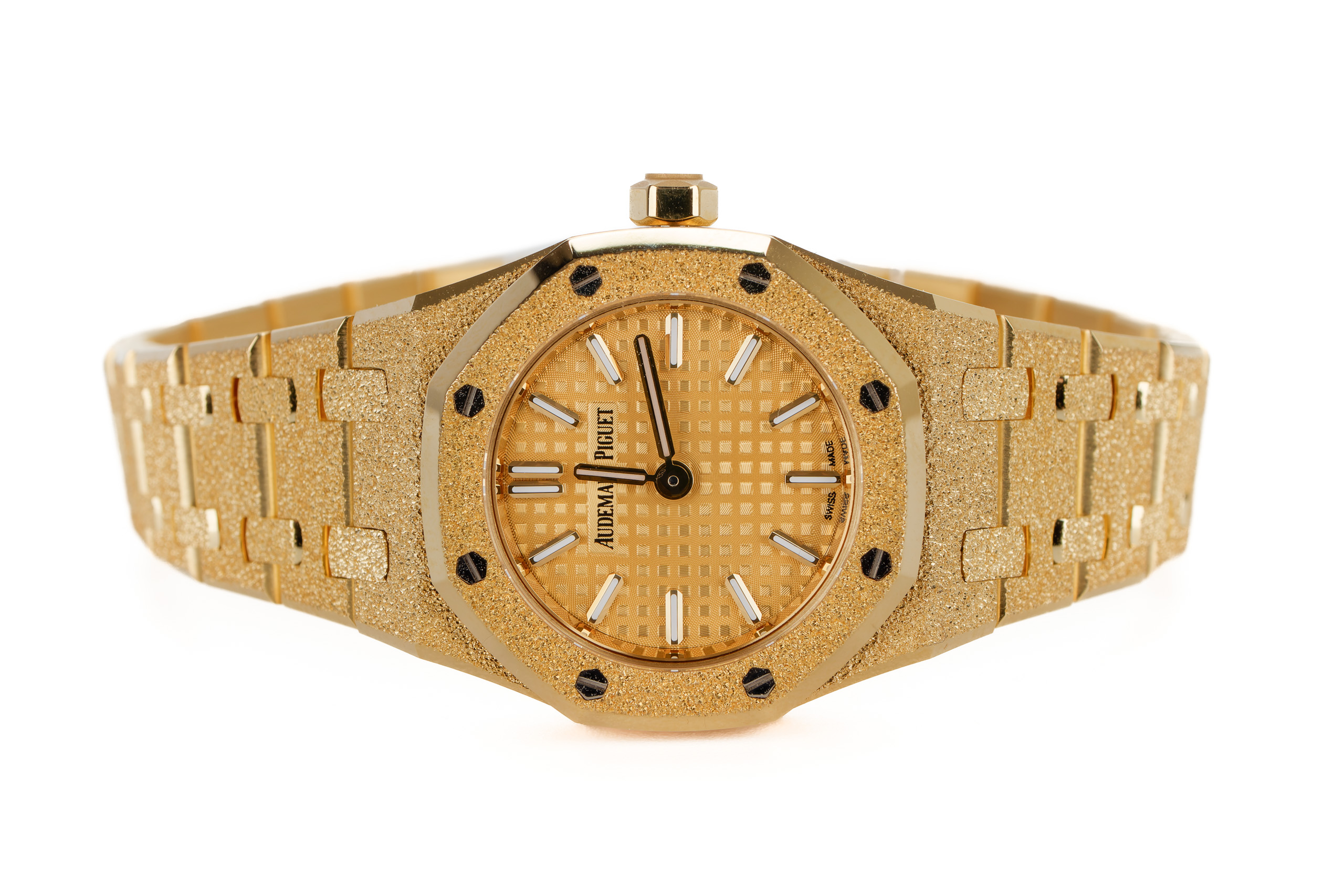 Audemars Piguet Royal Oak Yellow Gold Frosted Petite 67630BA.GG.1312BA ...