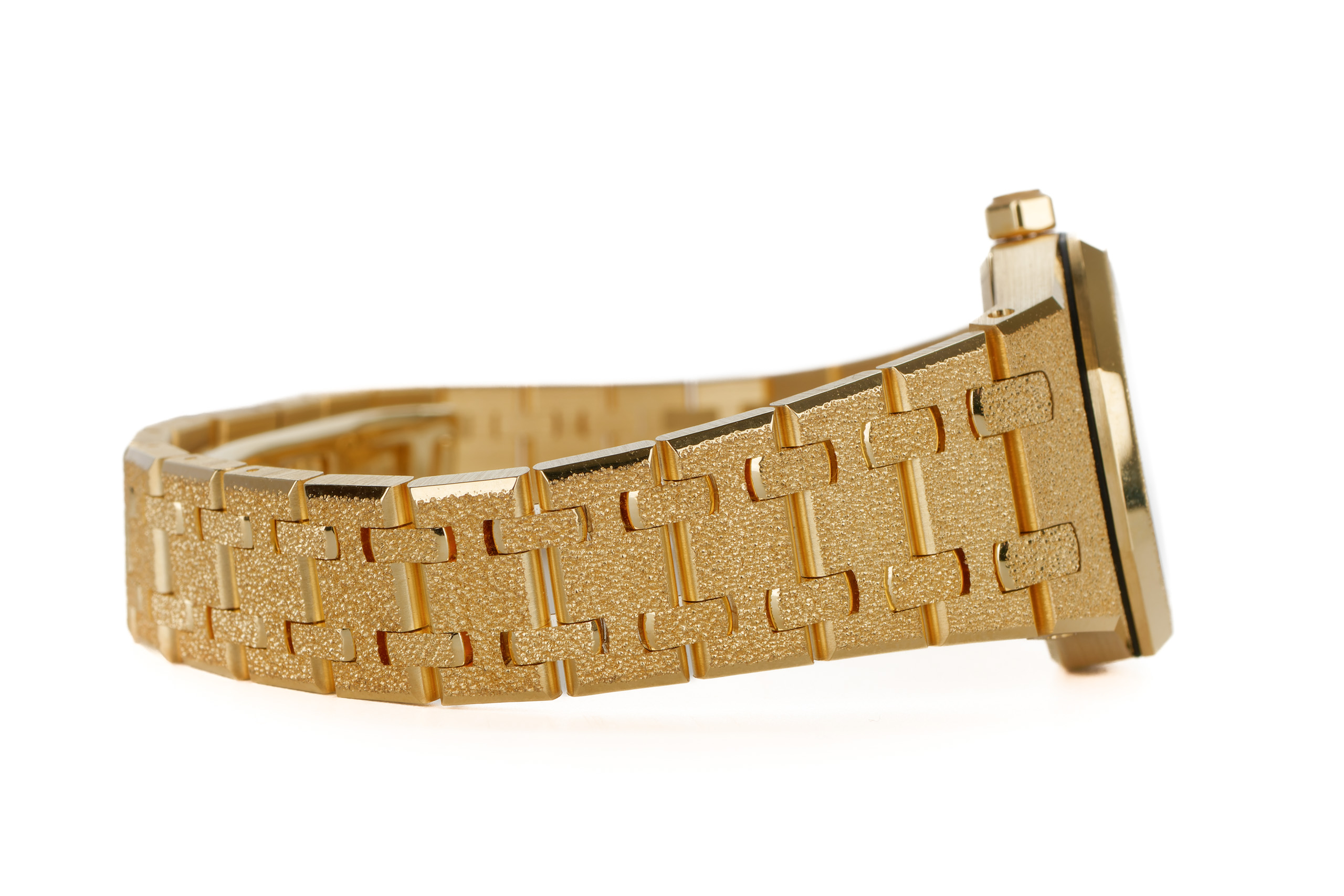 Audemars Piguet Royal Oak Yellow Gold Frosted Petite 67630BA.GG.1312BA ...